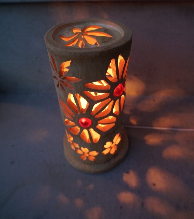 全面彫 竹灯り・竹あかり・竹灯籠 ～～ 癒しの灯り ★彩春秋ビー玉★～～ | iichi 日々の暮らしを心地よくするハンドメイドやアンティークのマーケットプレイス