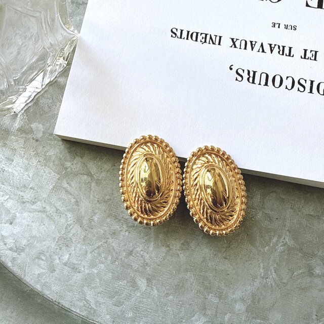 YM184-【 Monet 】モネ・ヴィンテージイヤリング 1970〜80s Gold Tone Vertical Oval | iichi 日々の暮らしを心地よくするハンドメイドや ...