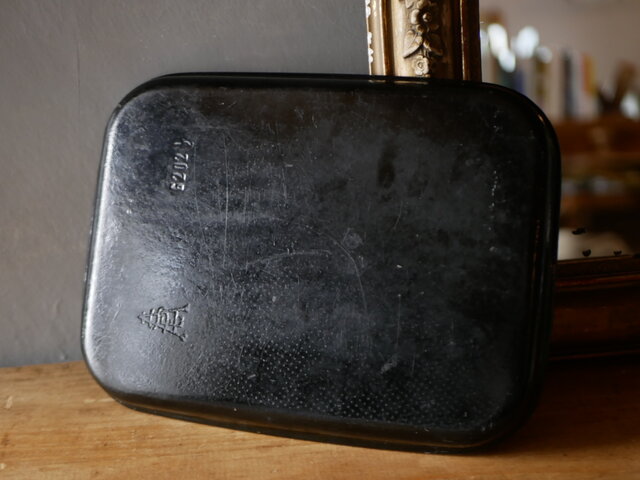 ナポレオン三世 パピエマシェ トレイ フランスアンティーク アンティークのある生活 | iichi 日々の暮らしを心地よくするハンドメイドやアンティークのマーケットプレイス