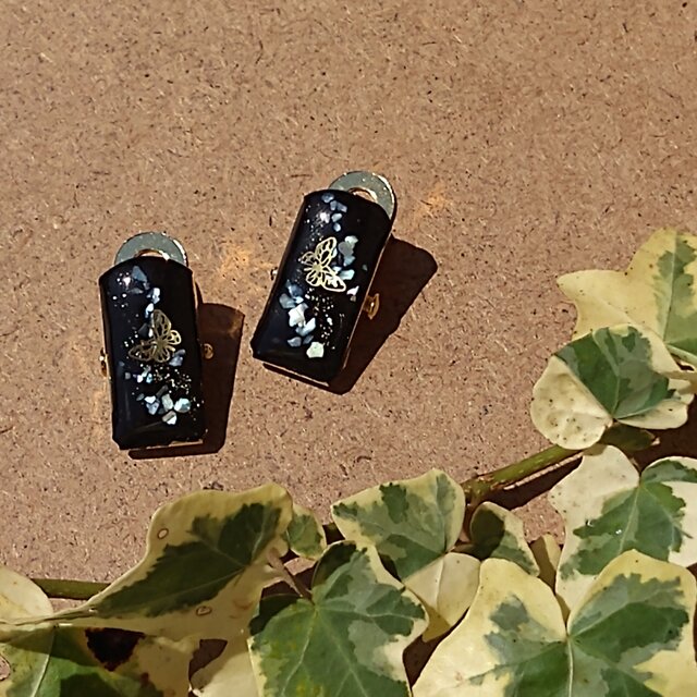 ナゾのクリップ「バタフライ」 | iichi 日々の暮らしを心地よくするハンドメイドやアンティークのマーケットプレイス