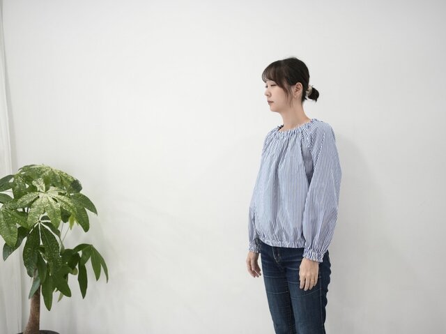 爽やかブルー×ホワイト ︎コットン100% ブラウジング長袖ブラウス No.366 | iichi 日々の暮らしを心地よくするハンドメイドやアンティークのマーケットプレイス