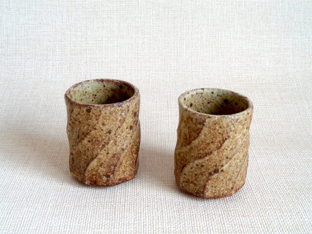 八角湯のみ（ねじり紋様b） | iichi 日々の暮らしを心地よくするハンドメイドやアンティークのマーケットプレイス