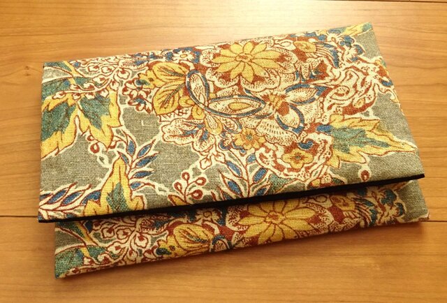 更紗の個性的なお懐紙入れ | iichi 日々の暮らしを心地よくするハンドメイドやアンティークのマーケットプレイス