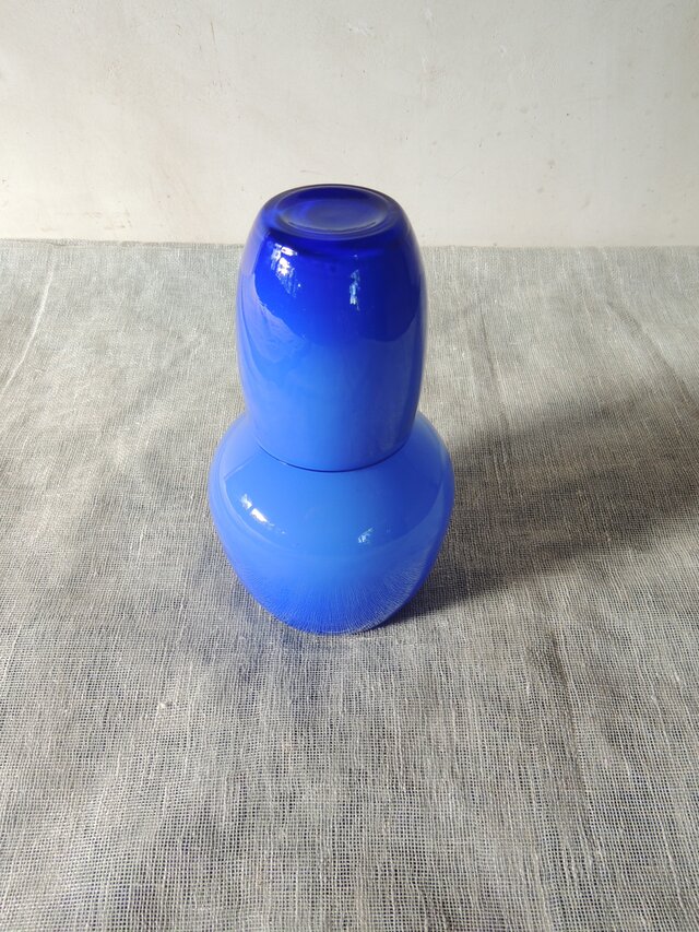 空色冠水瓶 | iichi 日々の暮らしを心地よくするハンドメイドやアンティークのマーケットプレイス