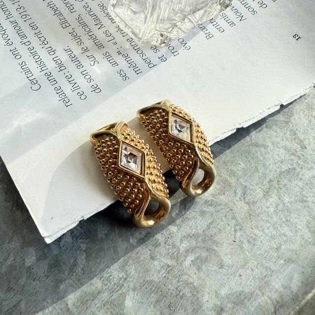YSW2-【 SWAROVSKI 】スワロフスキー・ヴィンテージイヤリング 1970〜80s Gold-Tone Crystal | iichi 日々の暮らしを心地よくするハンドメイドや ...