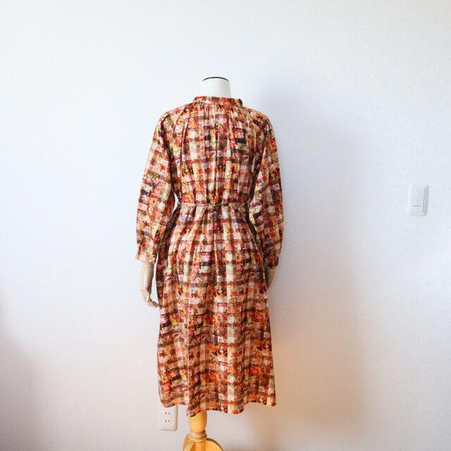 リバティ アーカイブ・ギンガムのラグランギャザーワンピース | iichi 日々の暮らしを心地よくするハンドメイドやアンティークのマーケットプレイス