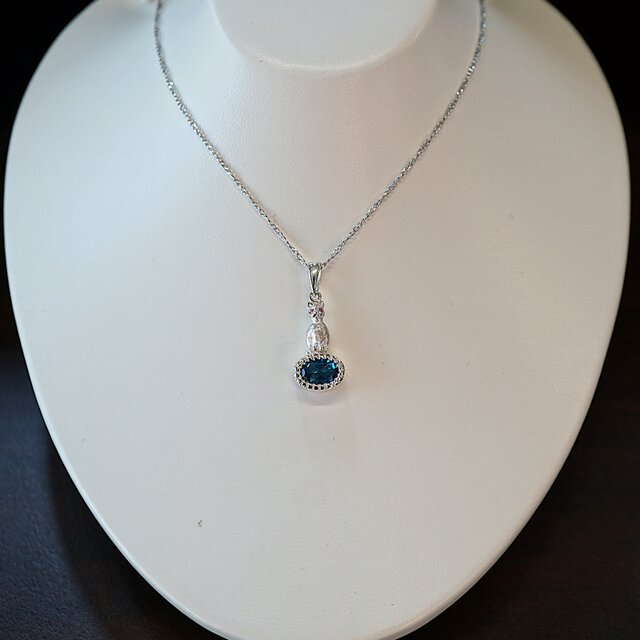 SV 猫とブルートパーズペンダント＜ヘッドのみ＞ | iichi 日々の暮らしを心地よくするハンドメイドやアンティークのマーケットプレイス