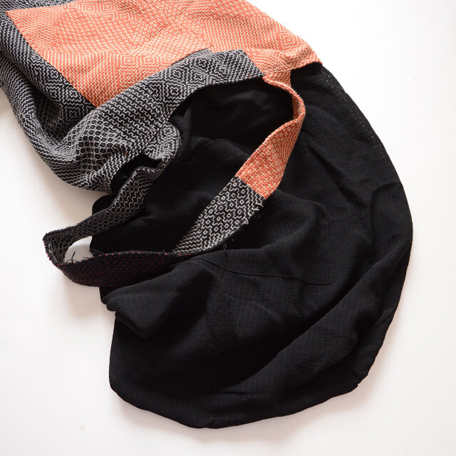 ジャパンヴィンテージ 刺し子 木綿 トートバッグ ― ハンドメイドの温もりを感じる一点物 | iichi 日々の暮らしを心地よくするハンドメイドやアンティークのマーケットプレイス