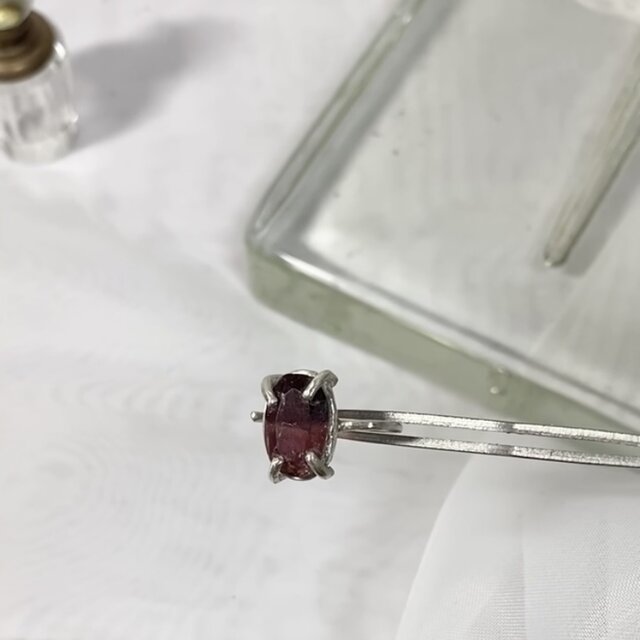 灰桜、紅を引く one-of-a-kind | iichi 日々の暮らしを心地よくするハンドメイドやアンティークのマーケットプレイス