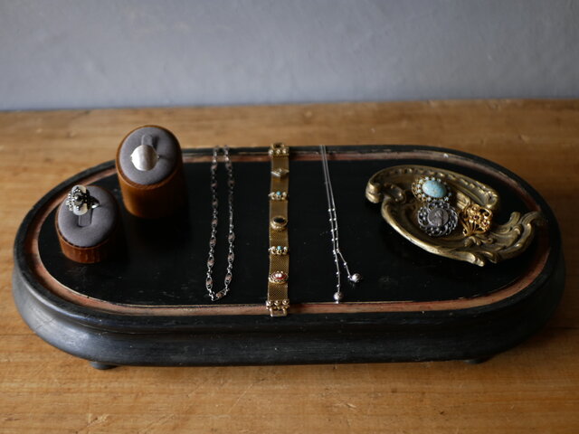 ディスプレイボード② 台座 フランスアンティーク ブロカントのある暮らし | iichi 日々の暮らしを心地よくするハンドメイドやアンティークのマーケットプレイス