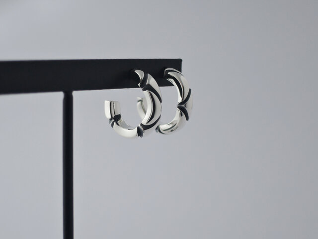 lotus ピアス （silver925） | iichi 日々の暮らしを心地よくするハンドメイドやアンティークのマーケットプレイス