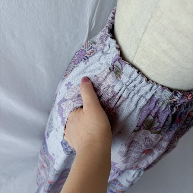 【和柄】はんなりシックなティアードスカート：85cm丈（秋菊：ラベンダー） | iichi 日々の暮らしを心地よくするハンドメイドやアンティークのマーケットプレイス