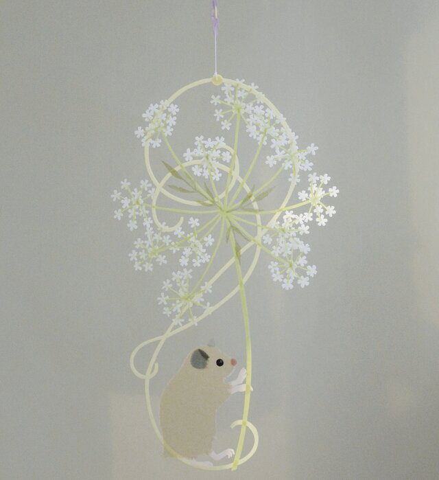 モビール＊レースフラワーとハムスター | iichi 日々の暮らしを心地よくするハンドメイドやアンティークのマーケットプレイス