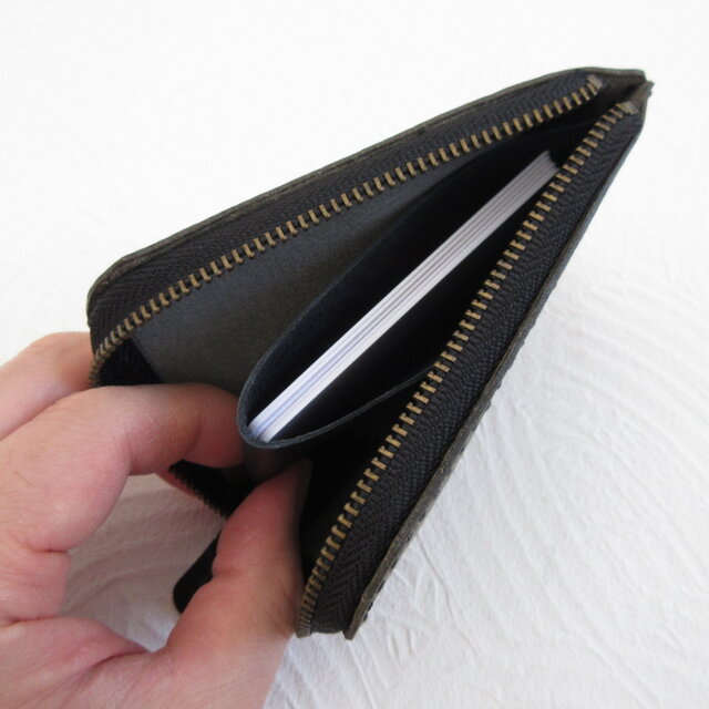 しっかり収納♪《牛革》ゴールド×ブラック・シュリンク・L字ファスナー・コインケース・0511 | iichi 日々の暮らしを心地よくするハンドメイドやアンティークのマーケットプレイス