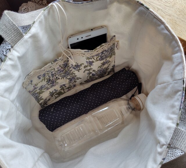 リバティ*ジャガード*トートバッグ | iichi 日々の暮らしを心地よくするハンドメイドやアンティークのマーケットプレイス