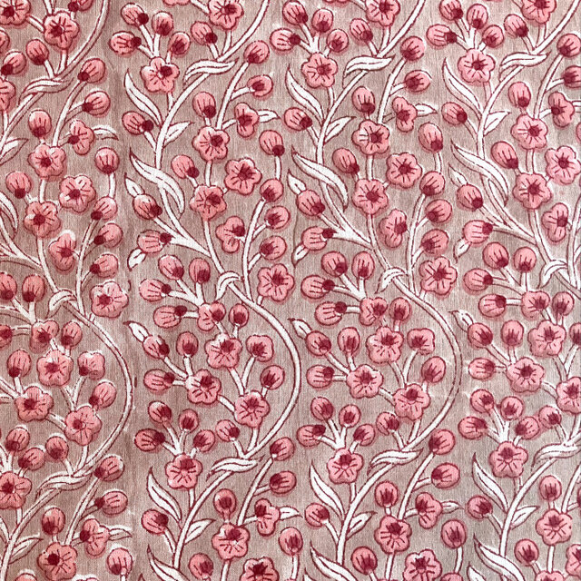 インド ブロックプリント生地[50cm単位切り売り] サンガネリ ピンクフラワー ベージュ地 MT 花 IF0352 | iichi 日々の暮らしを心地よくするハンドメイドやアンティークの ...