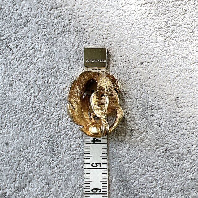 YM163-【 Monet 】モネ・ヴィンテージイヤリング 1950s Gold Tone Leaf Swirl | iichi 日々の暮らしを心地よくするハンドメイドやアンティークの ...