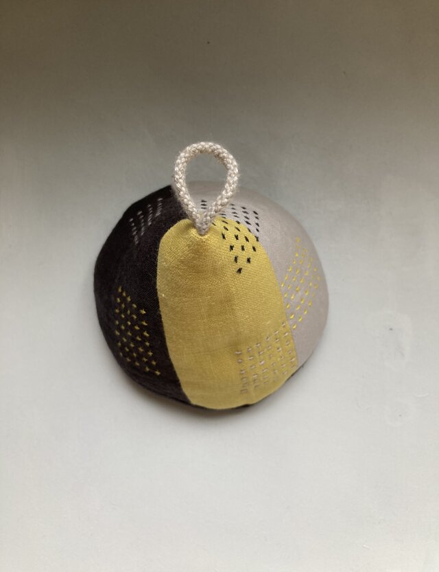 テトラ鍋つかみ yellow | iichi 日々の暮らしを心地よくするハンドメイドやアンティークのマーケットプレイス