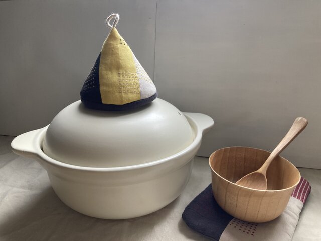 テトラ鍋つかみ yellow | iichi 日々の暮らしを心地よくするハンドメイドやアンティークのマーケットプレイス