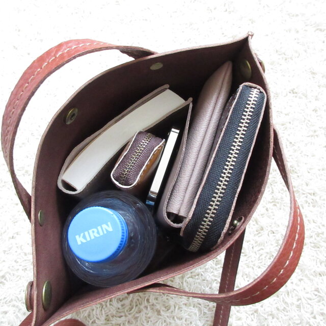 サックっと持てる♪《牛革》2WAYショルダーバッグ・ブラウン・シュリンク・0141 | iichi 日々の暮らしを心地よくするハンドメイドやアンティークのマーケットプレイス