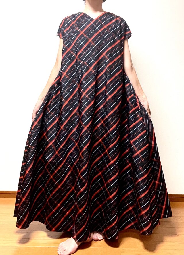 大島紬 フレンチスリーブワンピース | iichi 日々の暮らしを心地よくするハンドメイドやアンティークのマーケットプレイス