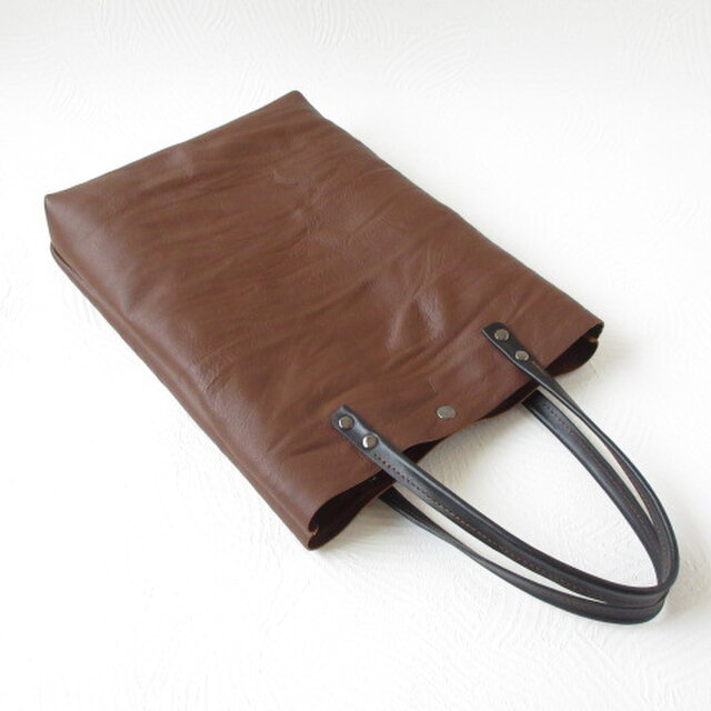 《牛革》A4対応・ウォッシャブル加工ソフトシュリンクレザー・タテ型トート・0397 | iichi 日々の暮らしを心地よくするハンドメイドやアンティークのマーケットプレイス