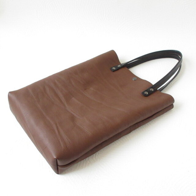 《牛革》A4対応・ウォッシャブル加工ソフトシュリンクレザー・タテ型トート・0397 | iichi 日々の暮らしを心地よくするハンドメイドやアンティークのマーケットプレイス