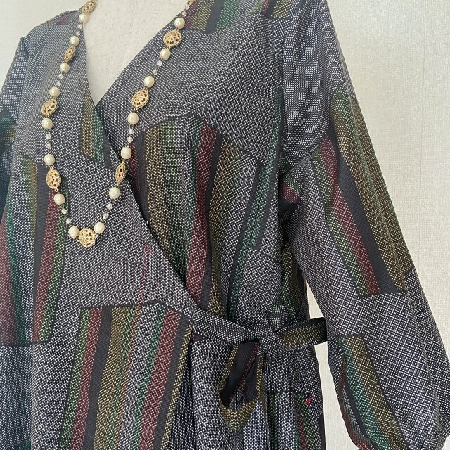 大島紬リメイク カシュクール Aラインワンピース | iichi 日々の暮らしを心地よくするハンドメイドやアンティークのマーケットプレイス