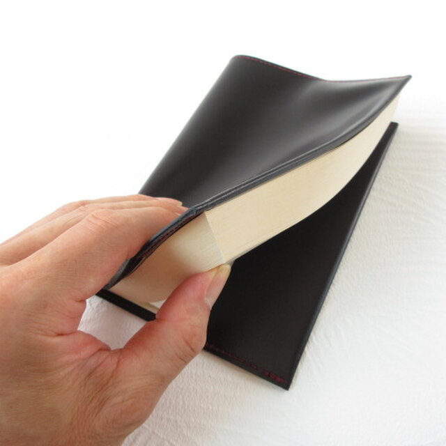 SALE開始～ ハヤカワ文庫トールサイズ対応《ゴートスキン》「HANABIRA」・ブラック・一枚革のブックカバー・0597 | iichi 日々の暮らしを心地よくするハンドメイドやアンティーク ...