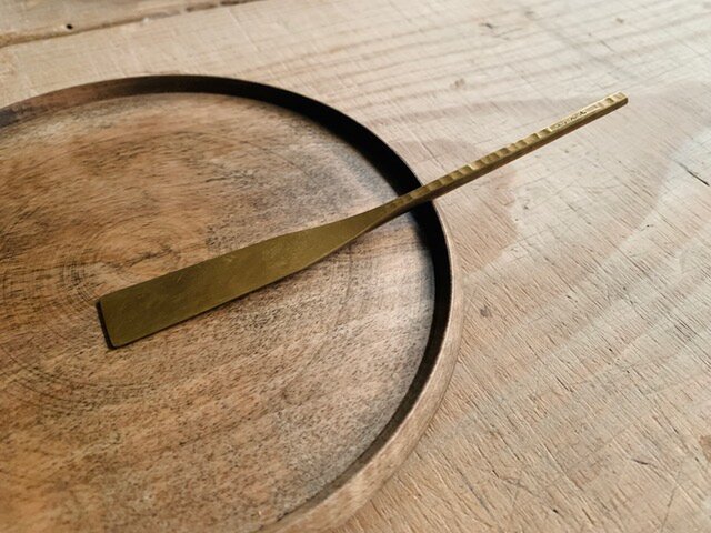 wood plate -usurai- 140（arnd） | iichi 日々の暮らしを心地よくするハンドメイドやアンティークのマーケットプレイス