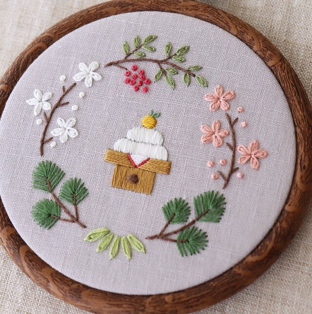 【刺繍キット③】お正月（説明書・動画あり） | iichi 日々の暮らしを心地よくするハンドメイドやアンティークのマーケットプレイス