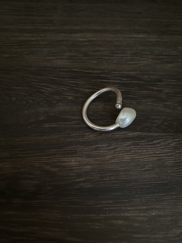 easy ring(fresh water pearl Ⅱ) | iichi 日々の暮らしを心地よくするハンドメイドやアンティークのマーケットプレイス