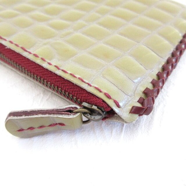 通帳もスリムに入る♪《エナメルレザー》型押しクロコ・L字ファスナーロングウォレット020 | iichi 日々の暮らしを心地よくするハンドメイドやアンティークのマーケットプレイス