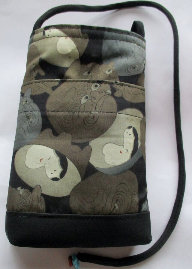 8425 長襦袢で作ったスマホポーチ＃送料無料 | iichi 日々の暮らしを心地よくするハンドメイドやアンティークのマーケットプレイス