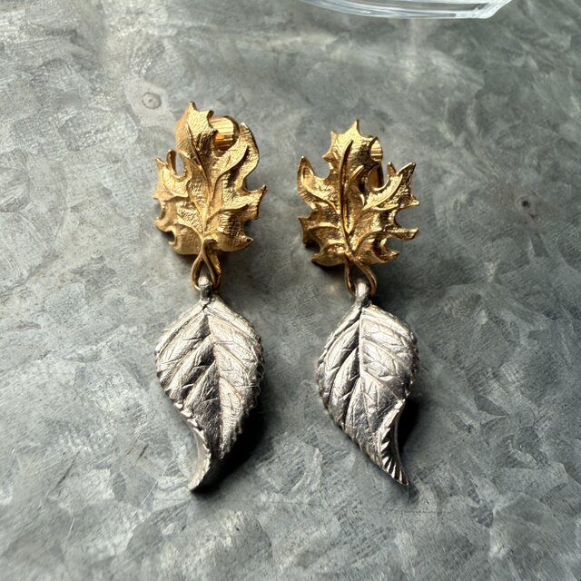 YA186-【 AVON 】エイボン・ヴィンテージイヤリング Fall Leaves Gold & Silver Tone | iichi 日々の暮らしを心地よくするハンドメイドやアンティーク ...