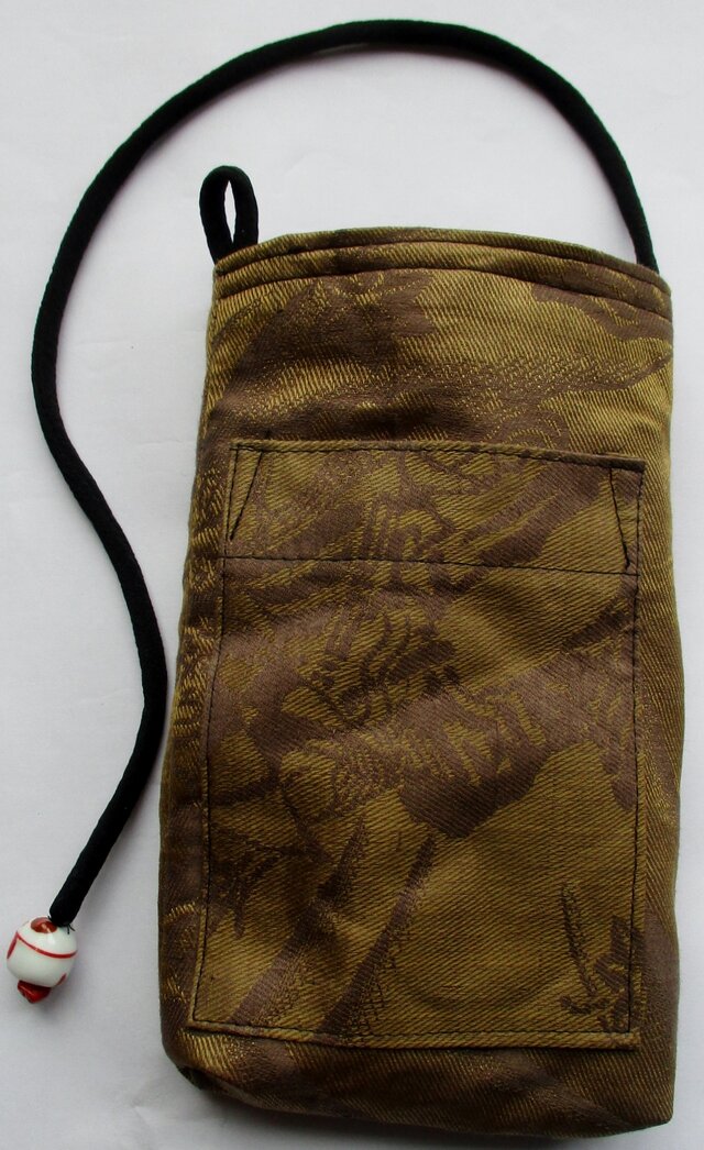8427 着物で作ったスマホポーチ＃送料無料 | iichi 日々の暮らしを心地よくするハンドメイドやアンティークのマーケットプレイス