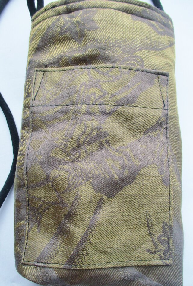 8427 着物で作ったスマホポーチ＃送料無料 | iichi 日々の暮らしを心地よくするハンドメイドやアンティークのマーケットプレイス