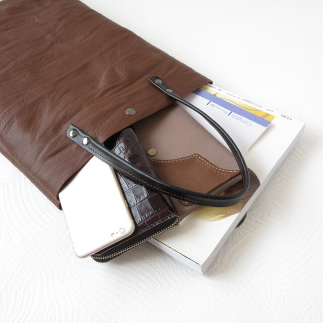 《牛革》A4対応・ウォッシャブル加工ソフトシュリンクレザー・タテ型トート・0397 | iichi 日々の暮らしを心地よくするハンドメイドやアンティークのマーケットプレイス