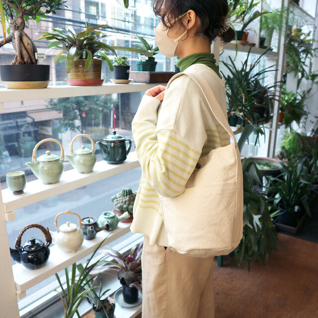 バケットバッグ【2025秋冬限定カラー・銀鼠】(VC-33) | iichi 日々の暮らしを心地よくするハンドメイドやアンティークのマーケットプレイス