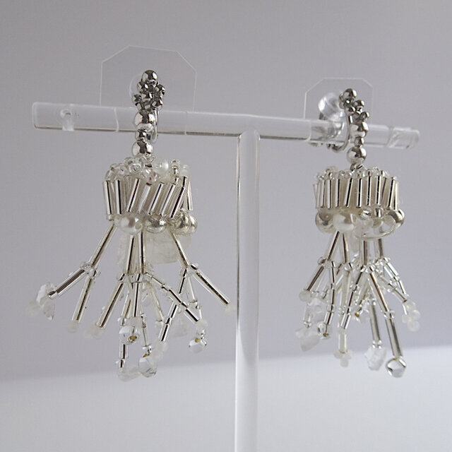 Botanical【イヤリング】 | iichi 日々の暮らしを心地よくするハンドメイドやアンティークのマーケットプレイス