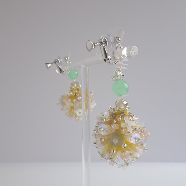 Botanical【イヤリング】 | iichi 日々の暮らしを心地よくするハンドメイドやアンティークのマーケットプレイス