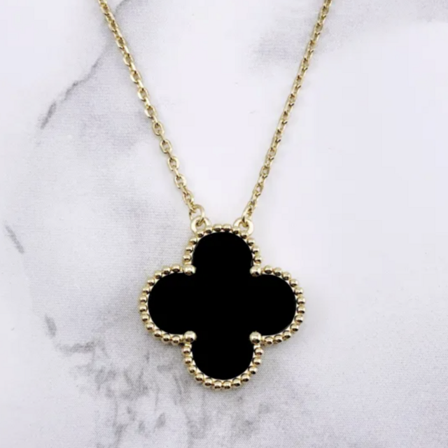 幸せのクローバーネックレス 20mm（オニキス）【高品質！送料無料！当日発送！】 | iichi 日々の暮らしを心地よくするハンドメイドやアンティークのマーケットプレイス