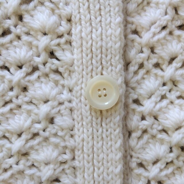 WOOL100%のクロッシェベスト | iichi 日々の暮らしを心地よくするハンドメイドやアンティークのマーケットプレイス