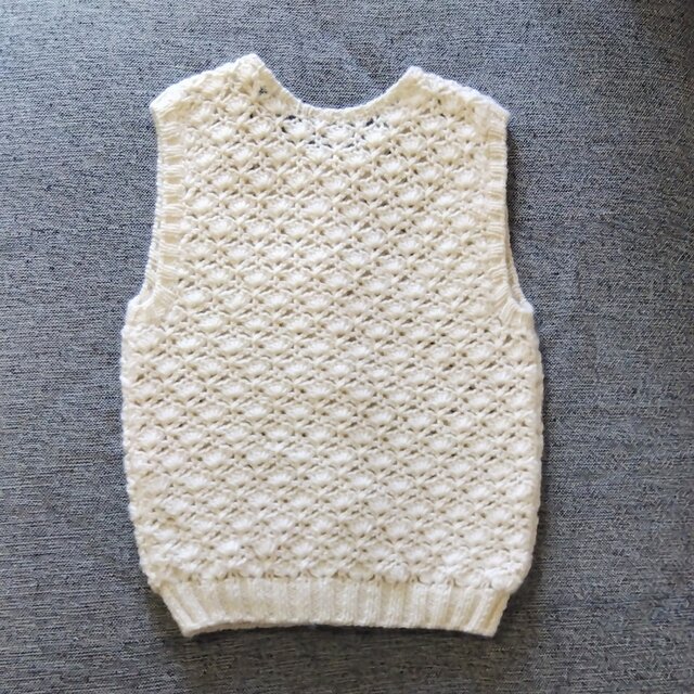 WOOL100%のクロッシェベスト | iichi 日々の暮らしを心地よくするハンドメイドやアンティークのマーケットプレイス