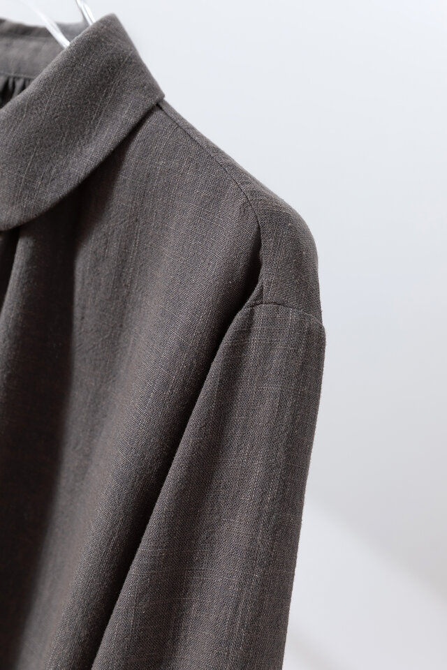 大人の上品な可愛らしさを演出 丸襟ワンピース ロングワンピース リネンワンピース ダークグレー250918-3 | iichi 日々の暮らしを心地よくするハンドメイドやアンティークのマーケットプレイス