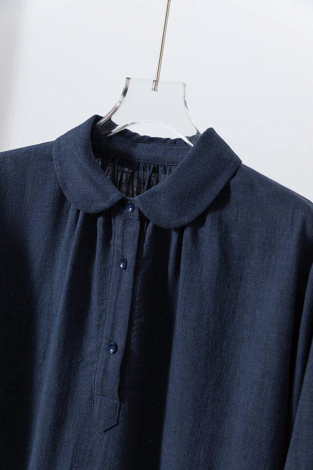 大人の上品な可愛らしさを演出 丸襟ワンピース ロングワンピース リネンワンピース 紺色 250918-4 | iichi 日々の暮らしを心地よくするハンドメイドやアンティークのマーケットプレイス