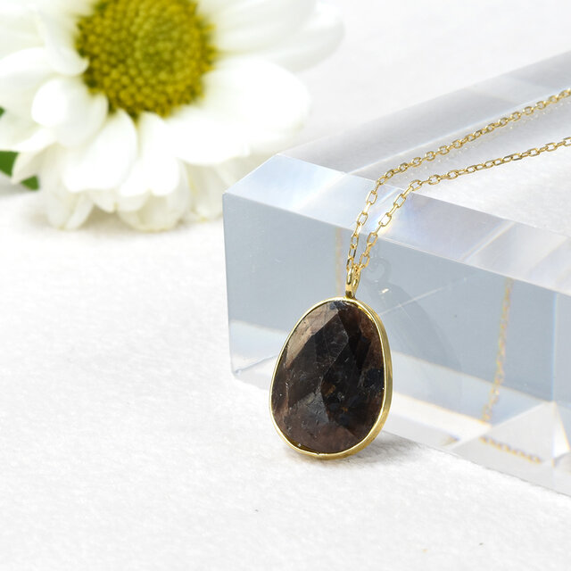 K18 ブラックサファイア ペンダント CK068CIBSN | iichi 日々の暮らしを心地よくするハンドメイドやアンティークのマーケットプレイス