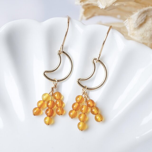 「月見団子」三日月 みたらし ピアス イヤリング 天然石 アンバー 琥珀 秋 シルバー 14kgf 金属アレルギー対応 | iichi 日々の暮らしを心地よくするハンドメイドやアンティークの ...