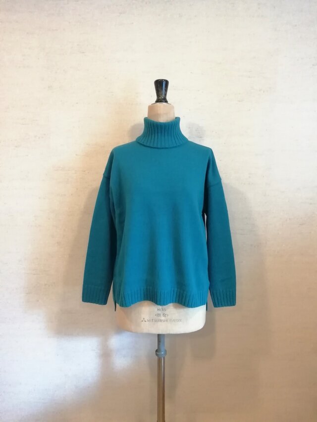 【2025新色♡】ふっくらあたたかウール混タートルネックプルオーバー ピーコック | iichi 日々の暮らしを心地よくするハンドメイドやアンティークのマーケットプレイス