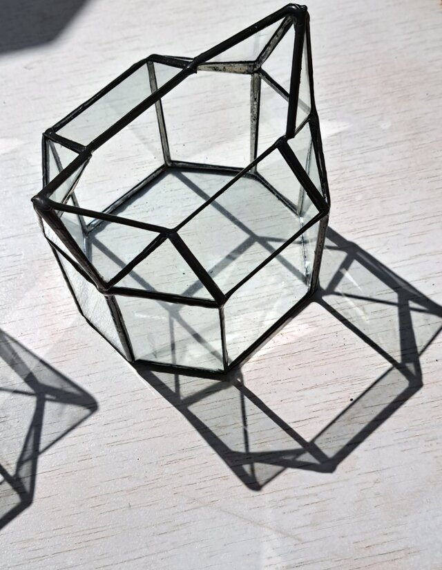 Cat igloo / terrarium / Lsize | iichi 日々の暮らしを心地よくするハンドメイドやアンティークのマーケットプレイス